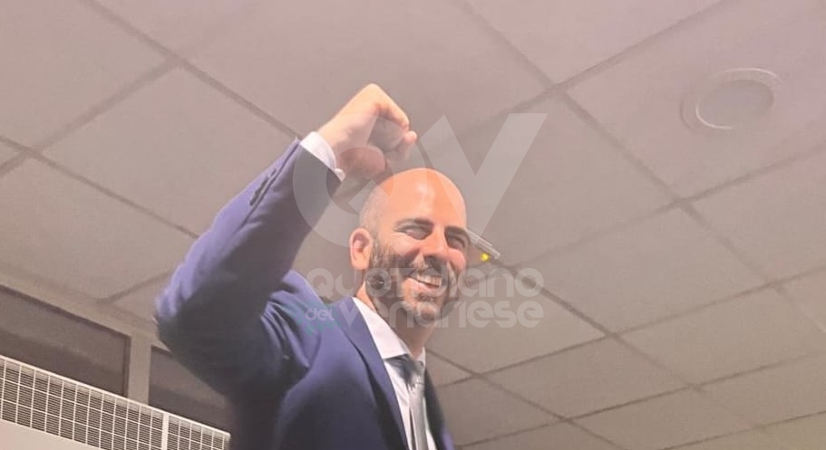 ELEZIONI COLLEGNO 2024 - Matteo Cavallone senza rivali: è lui il nuovo ...