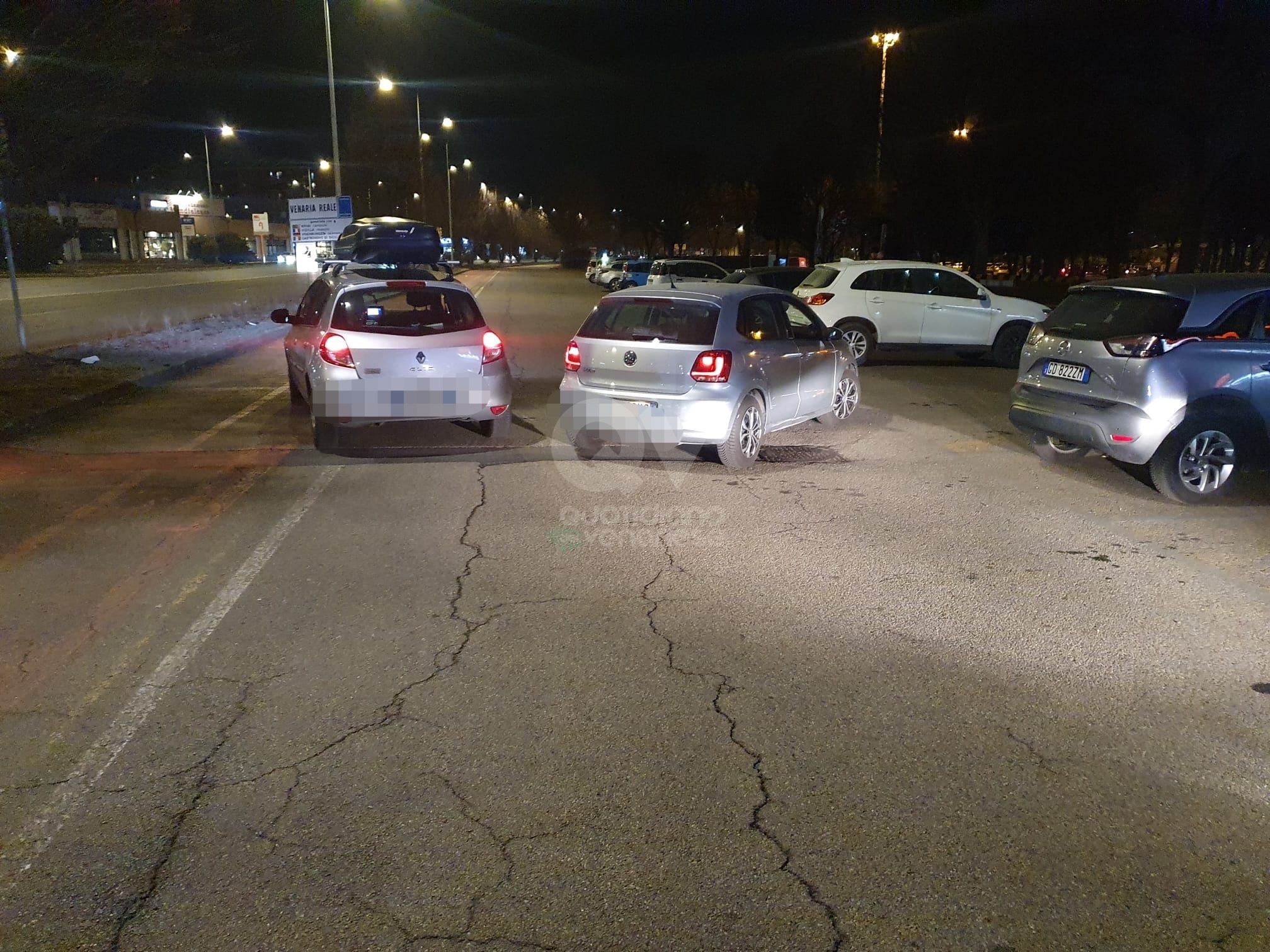 INCIDENTE A VENARIA - Scontro fra due auto nel controviale di corso ... INCIDENTE A VENARIA - Scontro fra due auto nel controviale di corso ...