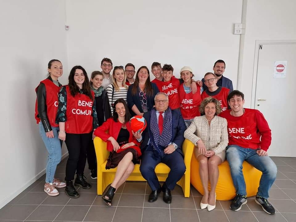 DRUENTO - La nuova biblioteca è realtà: nasce il salone «Franco Viano ...